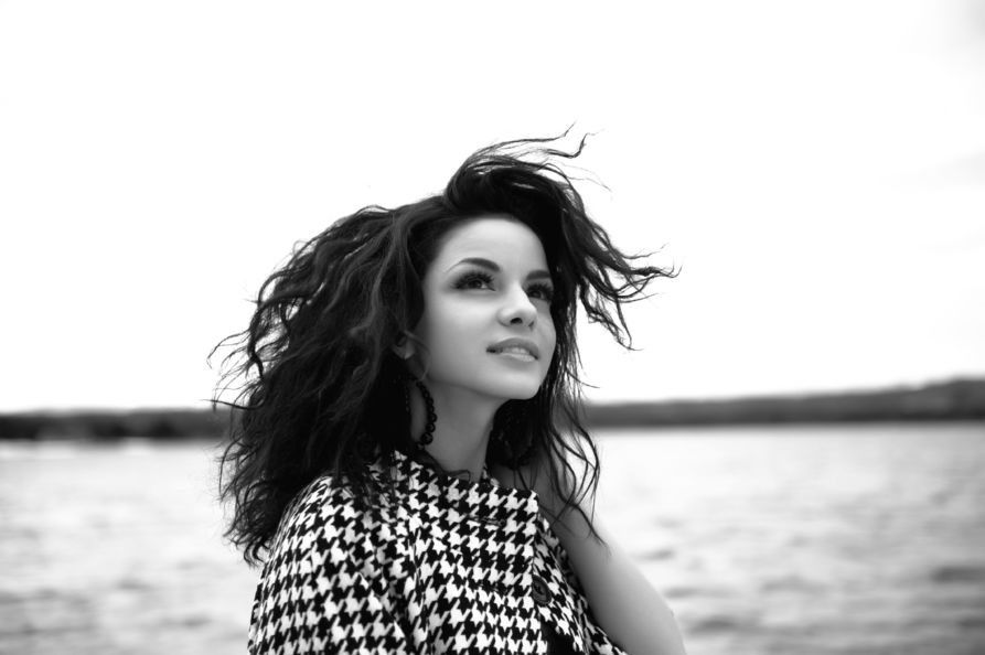 Iris Shala pozon sërish Playboy (FOTO +18) – Lajmi.net